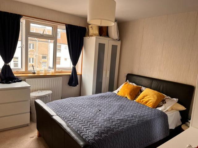 Central 1 bedroom bright flat