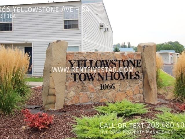 Centrally Located Townhouse with Fiber Optic Internet Included! Visit rentfivestar.com for more details