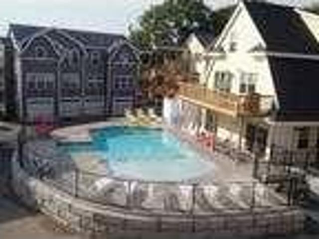 Centrally located resort 2 bedrooms condo in Wells