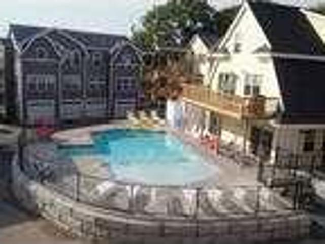 Centrally located resort 2 bedrooms condo in Wells