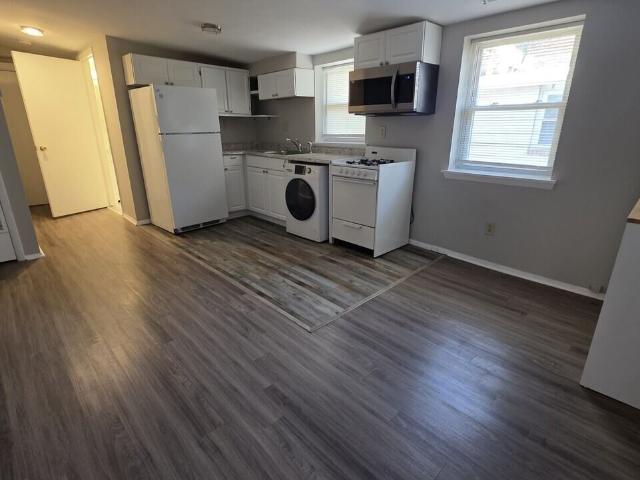 Centre Properties Studio Apartment for Rent at 17 E Centre St, Baltimore, MD 21202 Downtown Baltimore
