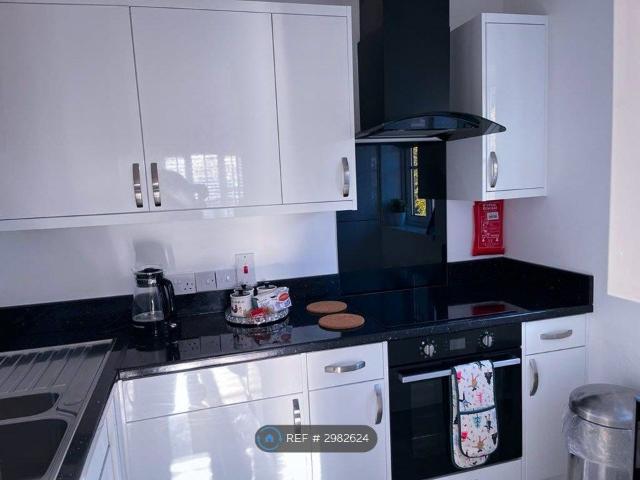 Centre Reach, Southend On Sea SS2, 1 bed flat to rent, £1,050 pcm | PrimeLocation