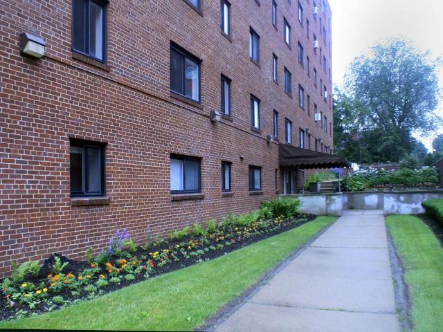 Centre Towers 1 Bedroom Apartment for Rent at 4750 Centre Ave, Pittsburgh, PA 15213 Shadyside