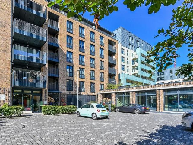 Centric Close, Camden, London, NW1 2 bed flat to rent £3,684 pcm £850 pw