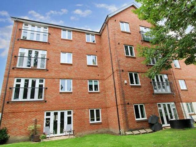 Centrifuge Way, Farnborough, 2 Bedroom Apartment