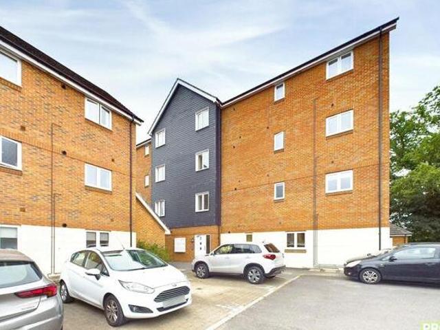 Centrifuge Way, Farnborough, 2 Bedroom Apartment