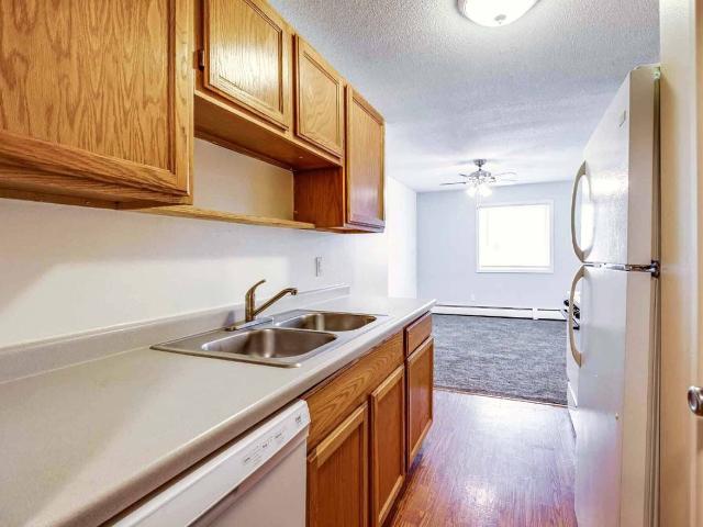Century Oaks Apartments 1 Bedroom Apartment for Rent at 1213 Gentry Ave N, Maplewood, MN 55128 Maplewood Oakdale