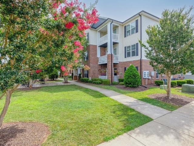 Century Afton Ridge 2 Bedroom Apartment for Rent at 410 Starmount Park Blvd, Concord, NC 28027