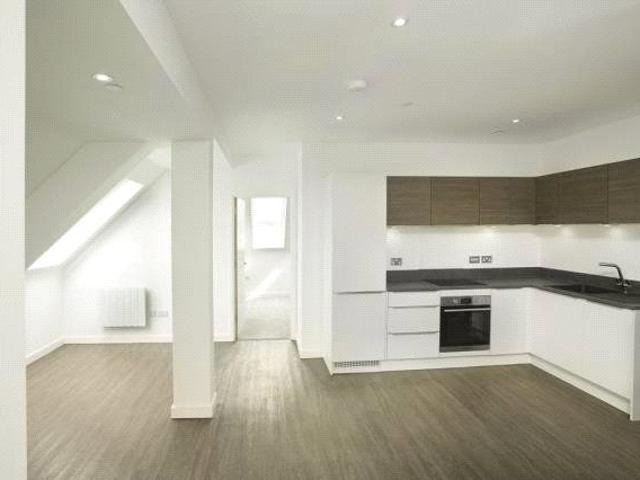 Century Court, Millennium Way, Bracknell RG12, 1 bed flat to rent, £1,270 pcm | PrimeLocation