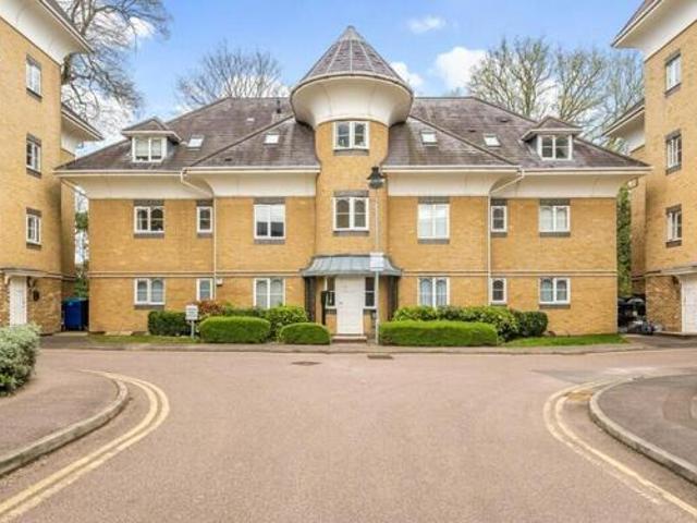 Century Court, Woking, 2 Bedroom Flat
