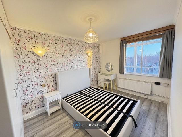 Century House, London SW16, 1 bed flat to rent, £1,600 pcm | PrimeLocation