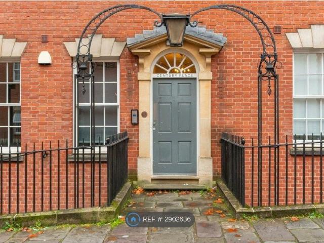 Century Place, Bristol BS2, 1 bed flat to rent, £1,250 pcm | PrimeLocation