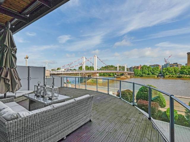 Centurion Building, 376 Queenstown. 2 bed apartment to rent £5,000 pcm £1,154 pw