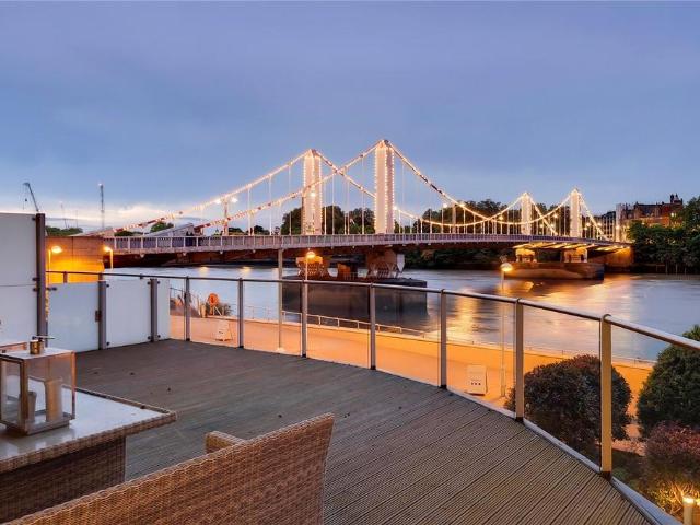 Centurion Building, 376 Queenstown. 2 bed apartment to rent £5,000 pcm £1,154 pw