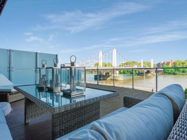 Centurion Building, Chelsea Bridge. 2 bed flat to rent £5,250 pcm £1,212 pw