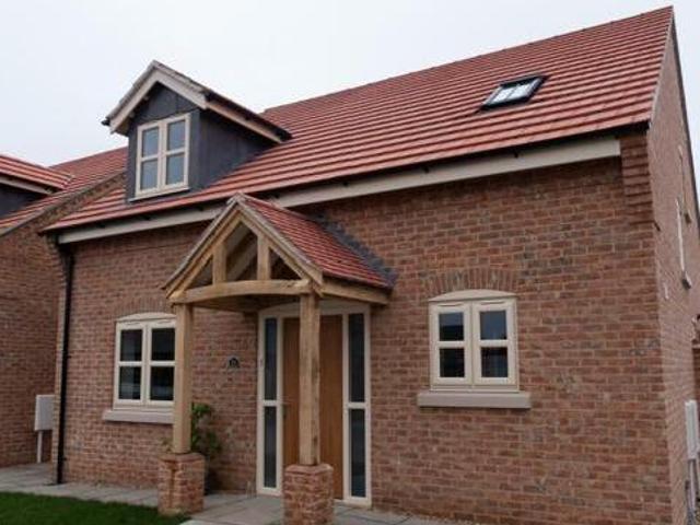 Centurion Street, Centurian Park, 2 Bedroom Detached