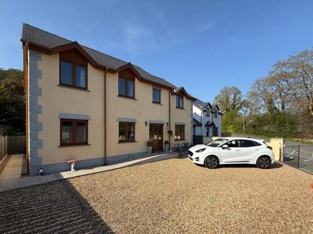 Cenarth,newcastle Emlyn, 4 Bedroom Detached