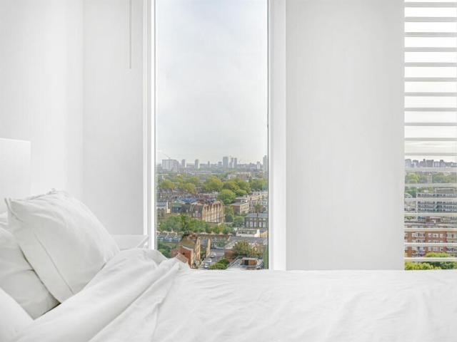 Cendal Crescent, London E1, 2 bed flat to rent, £3,302 pcm | PrimeLocation