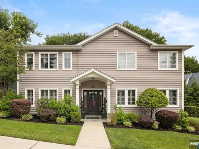 Cecelia Ave, Cliffside Park, Home For Sale