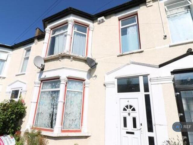 Cecil Avenue, Barking, 4 Bedroom Semi detached