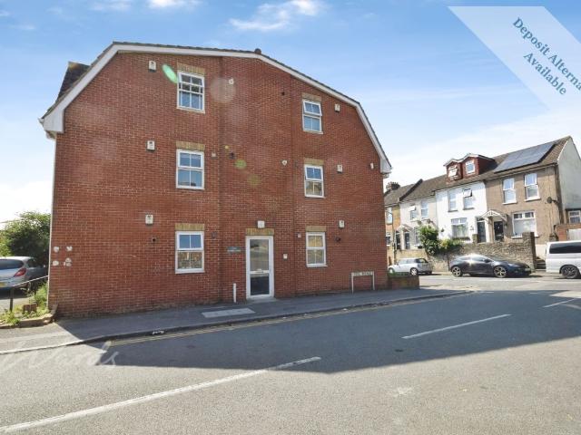Cecil Avenue, Strood, Rochester ME2, 2 bed flat to rent, £1,150 pcm | PrimeLocation