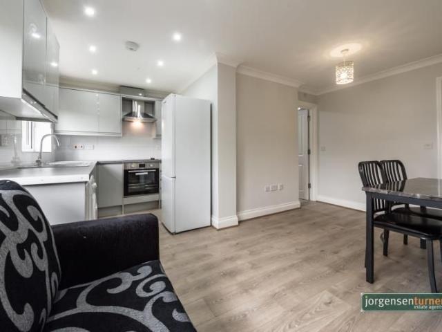 Cecil Road, Acton W3, 3 bed flat to rent, £2,850 pcm | PrimeLocation