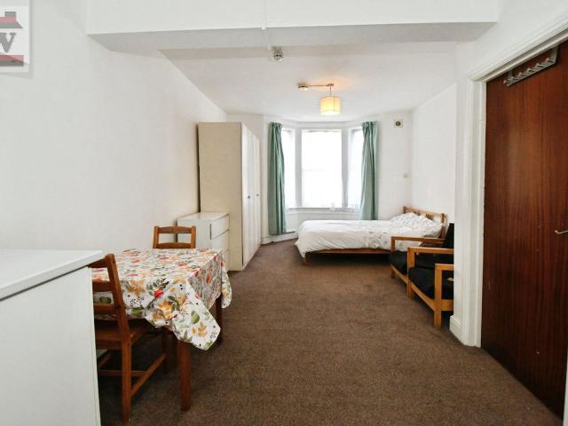 Cecil Road, Hounslow TW3, Studio to rent, £1,175 pcm | PrimeLocation