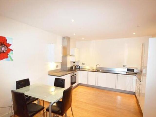 Cecil Road, Ilford, 4 Bedroom Flat