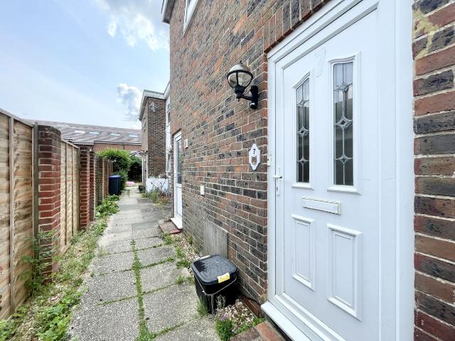 Cecil Road, Lancing BN15, 2 bed flat to rent, £1,300 pcm | PrimeLocation