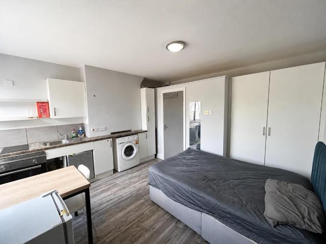 Cecil Road, London NW10, Studio to rent, £1,100 pcm | PrimeLocation