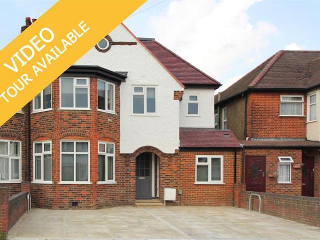 Cecil Road, W3 3 bed flat to rent £2,850 pcm £658 pw