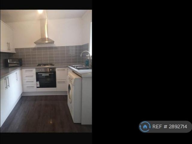 Cecil Street, Glasgow, G12 4 bed flat to rent £3,750 pcm £865 pw