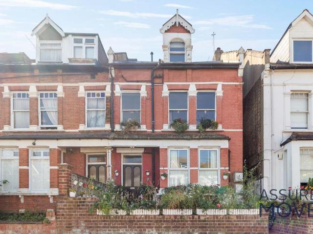 Cecile Park, London, N8 2 bed flat to rent £2,500 pcm £577 pw