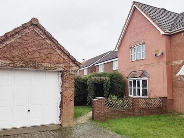 Cedar Way, 3 Bedroom Semi detached
