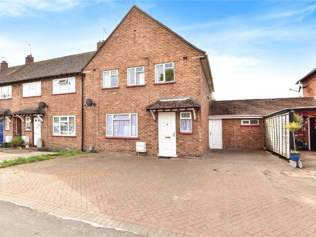 Cedar Way, Guildford, Surrey GU1, 4 bed terraced house to rent, £2,200 pcm | PrimeLocation