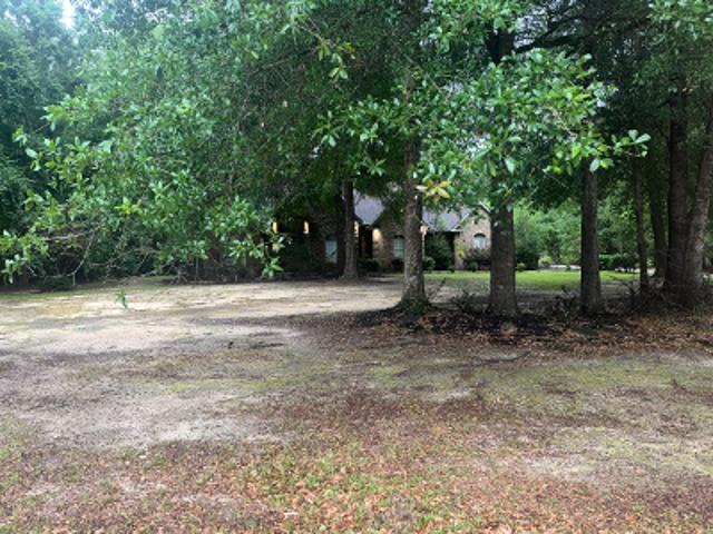 Cedar Wood Cir N