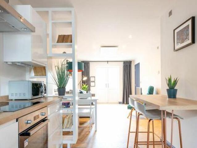 Cedar Apartments, Flat,conygre Road, 2 Bedroom Flat