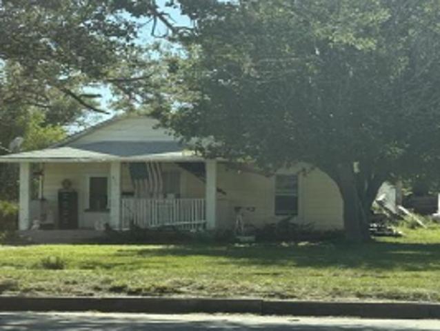 Cedar Ave