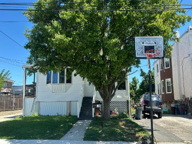 Cedar Ave