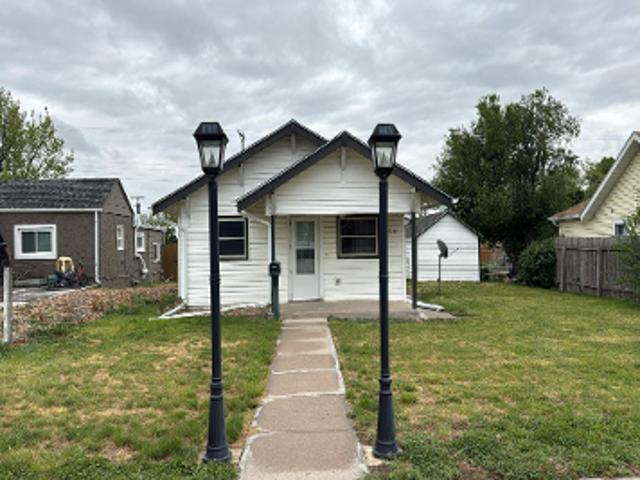 Cedar Ave