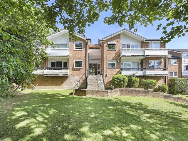 Cedar Court, Epping CM16, 1 bed flat to rent, £1,400 pcm | PrimeLocation