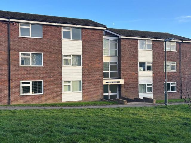 Cedar Court, Petworth, GU28 2 bed flat to rent £1,150 pcm £265 pw