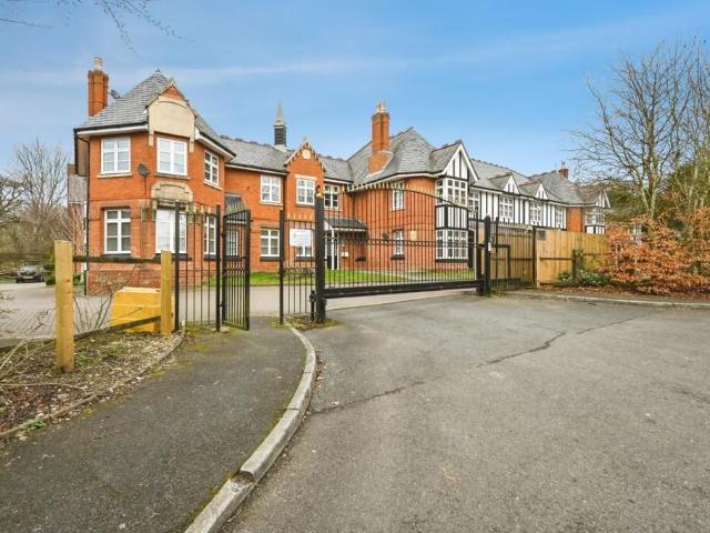 Cedar Court, Prescot L34, 2 bed flat to rent, £950 pcm | PrimeLocation