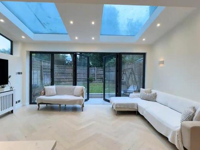 Cedar Court, Somerset Road, Wimbledon. 5 bed terraced house to rent £5,500 pcm £1,269 pw