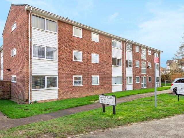Cedar Court, St Albans AL4, 1 bed flat to rent, £1,200 pcm | PrimeLocation