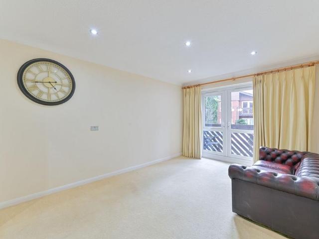 Cedar Close, West Dulwich, London, SE21 Studio to rent £1,450 pcm £335 pw