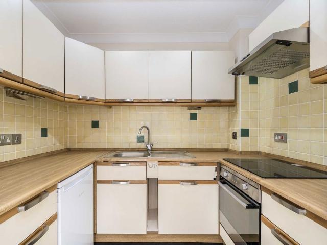 Cedar Close, West Dulwich SE21, Studio to rent, £1,375 pcm | PrimeLocation
