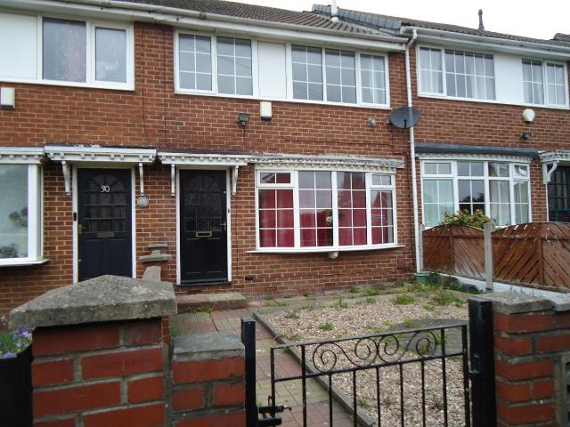 Cedar Close, Armley LS12, 3 bed town house to rent, £900 pcm | PrimeLocation