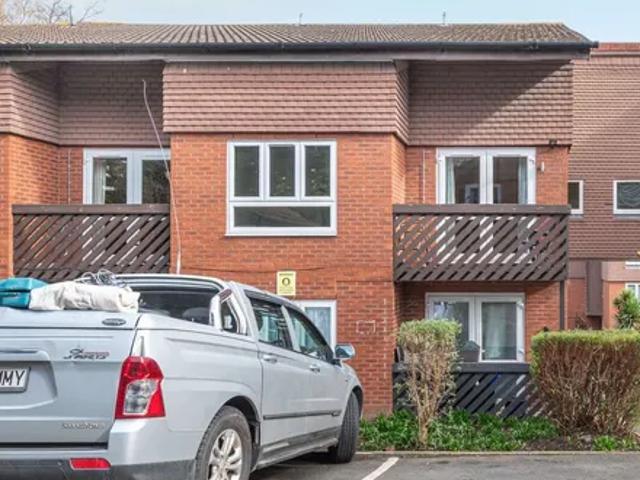 Cedar Close, London, SE21 8JL, United Kingdom | 1 bed apartment for rent #166816426 | Rentberry