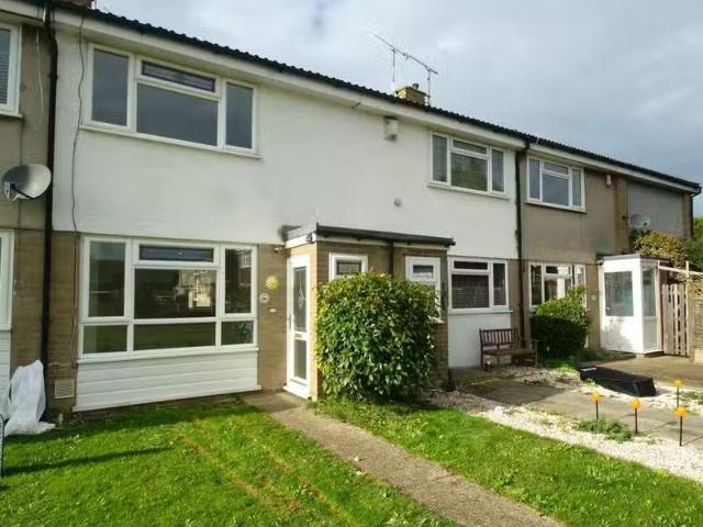 Cedar Close, Margate, CT9 2 bed terraced house to rent £1,20.